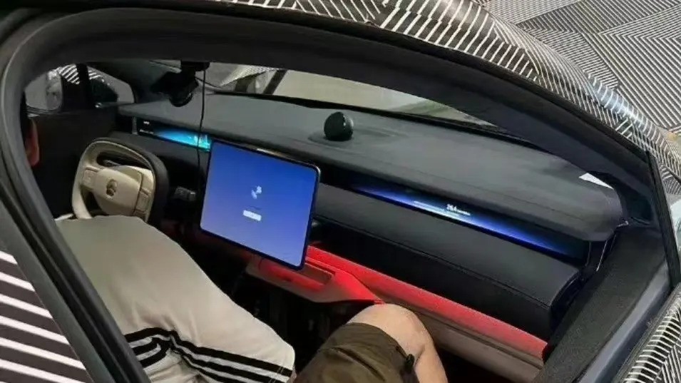 蔚来ET9内饰谍照曝光 超高颜值抢眼_蔚来ET9 2024款 基本型_汽车新闻-中关村在线