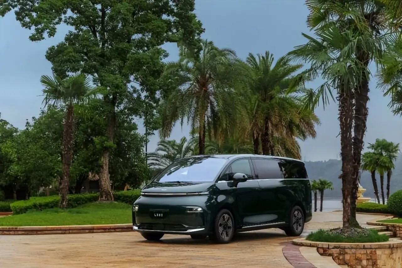 新能出行大沙发 LEVC L380开启预售 6座8座可选_LEVC L380 2024款 基本型 6座_汽车新闻-中关村在线