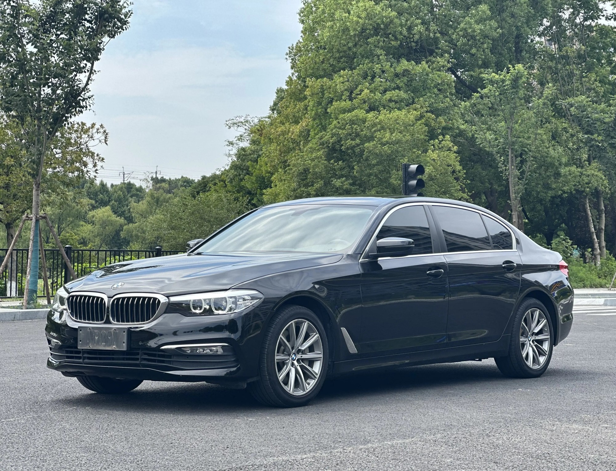 30万就能买宝马5系了！快来看看吧_宝马5系 2024款 525Li 豪华套装_汽车新闻-中关村在线