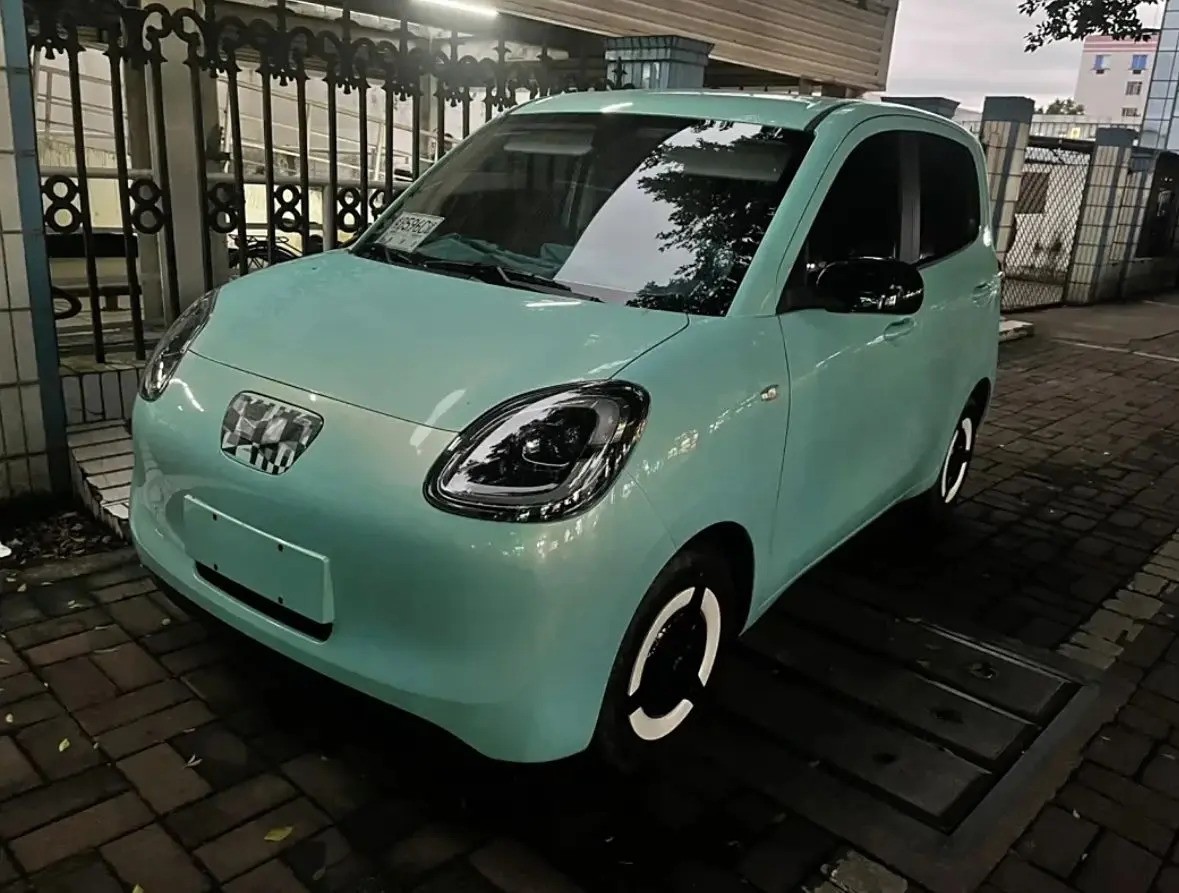 全新五菱宏光MINIEV四门版实车曝光 外观内饰太萌了_汽车新闻-中关村在线