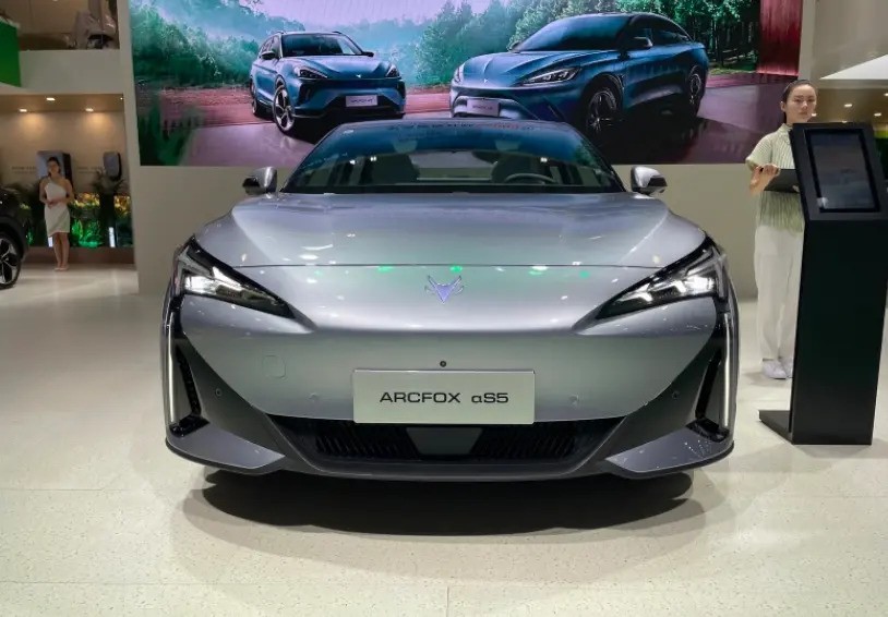 极狐 阿尔法S5亮相！采用全域800V高压架构打造，预售价17.48万起_ARCFOX极狐 极狐 阿尔法S5 2024款 单电机 185kW_汽车新闻-中关村在线