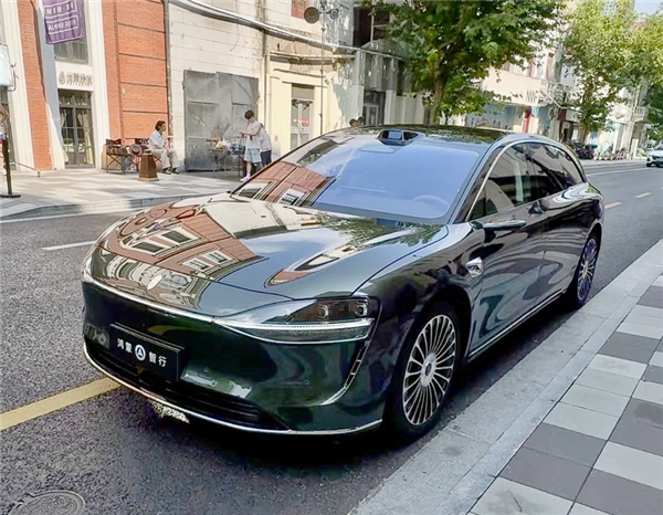 享界S9T实车曝光：颜值出众，智能配置升级_鸿蒙智行 享界S9T 2025款 增程版 基本型_汽车新闻-中关村在线