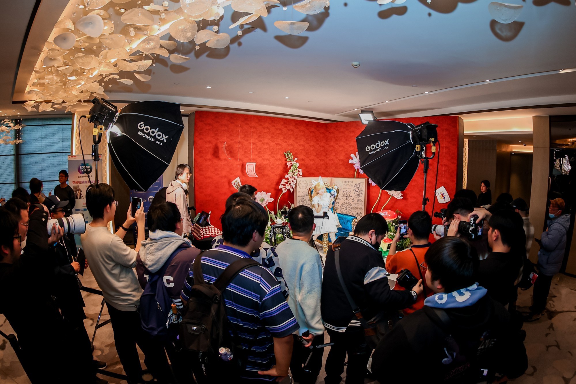 用3D影像为二次元破壁！佳能EOS VR Cosplay空间视频亮相_佳能 EOS R5 Mark II_数码影音-中关村在线
