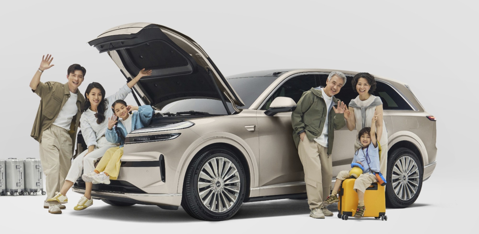 纯电六座车双雄：理想i8、乐道L90到底怎么选？_乐道L90 2025款 Ultra 七座版_汽车评测-中关村在线