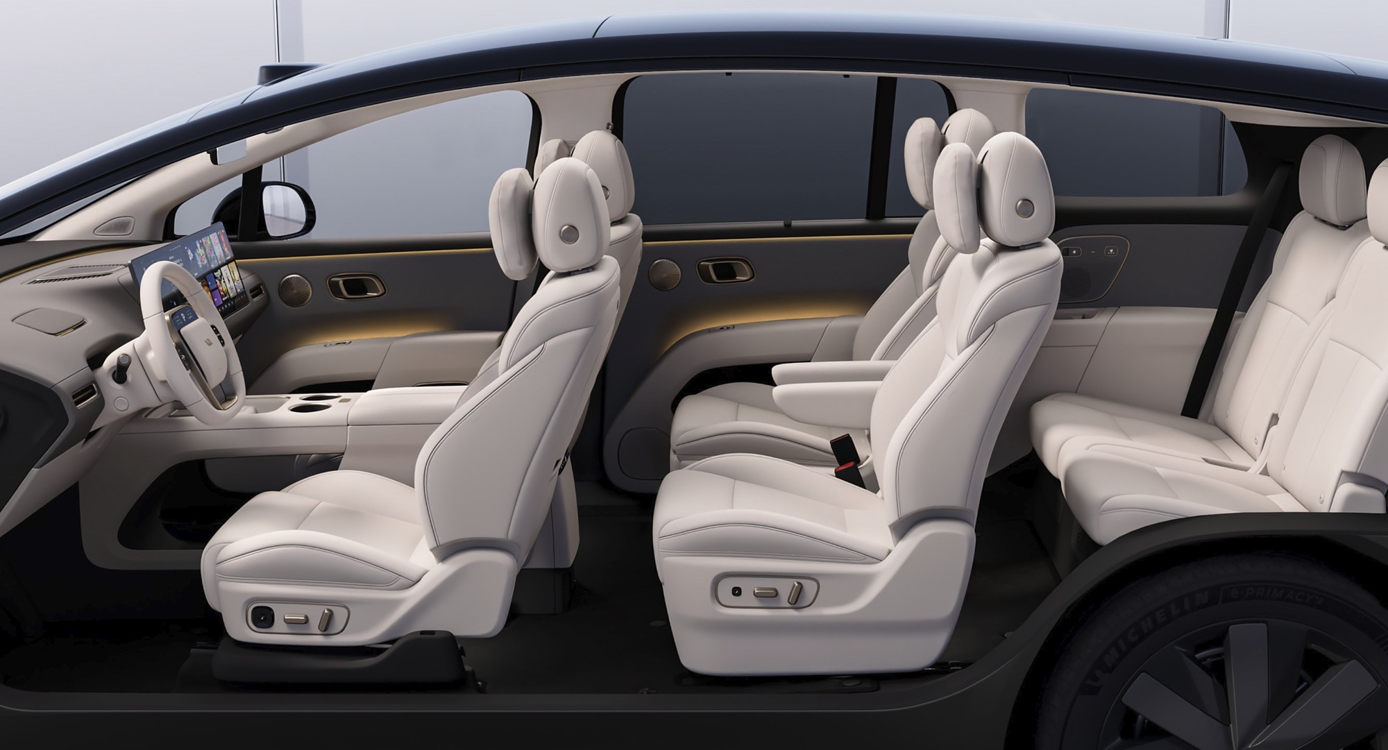 纯电六座车双雄：理想i8、乐道L90到底怎么选？_乐道L90 2025款 Ultra 七座版_汽车评测-中关村在线