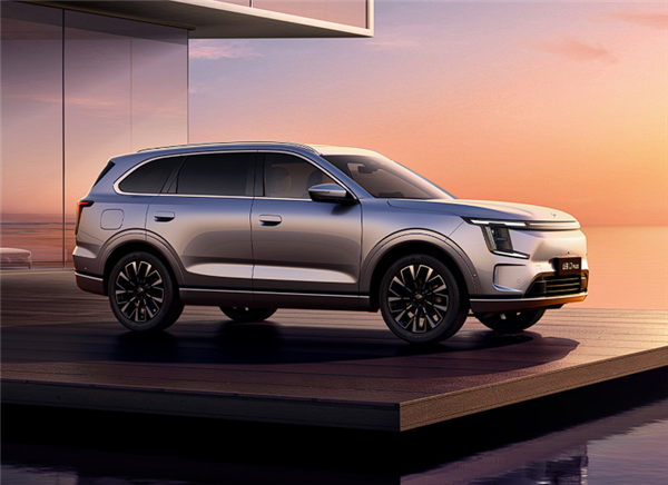 捷途山海L7 PLUS上市，家庭出行新选择，售价11.99万起_捷途山海L7 PLUS 2025款 121km 豪华版 7座_汽车新闻-中关村在线