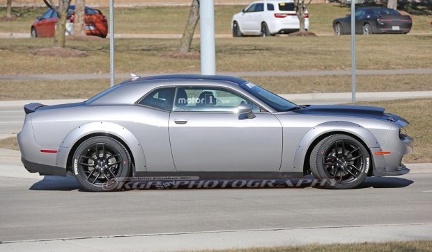 挑战者SRT Demon实车曝光 亮相纽约车展_汽车科技新闻-中关村在线