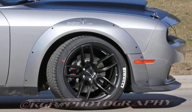 挑战者SRT Demon实车曝光 亮相纽约车展_汽车科技新闻-中关村在线