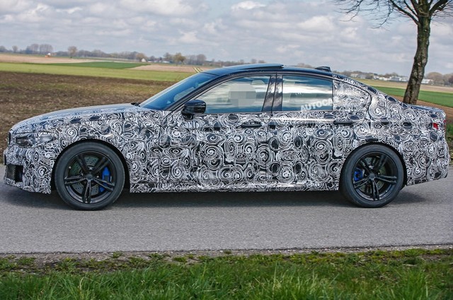 或保留动力系统 宝马全新M5路测谍照曝光_汽车科技新闻-中关村在线