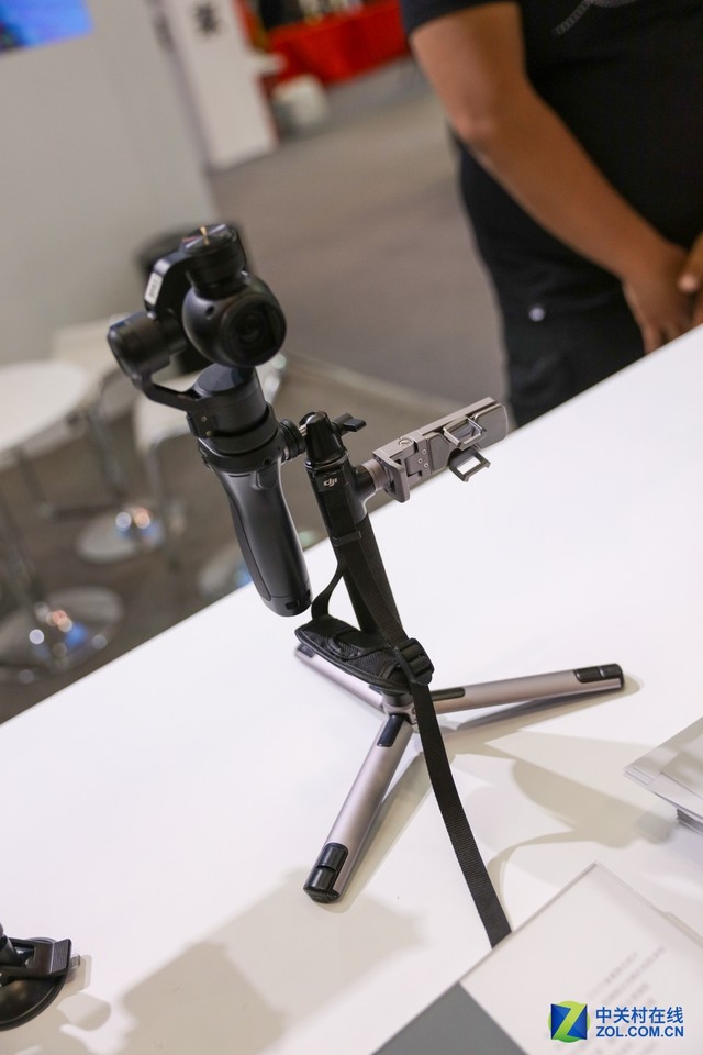 P&E2017 大疆展台的专业和民用无人机_大疆 PHANTOM 4 PRO_数码影音新闻-中关村在线