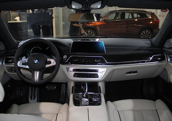 宝马M760Li或1月14日上市 预售266.8万元_汽车科技新闻-中关村在线