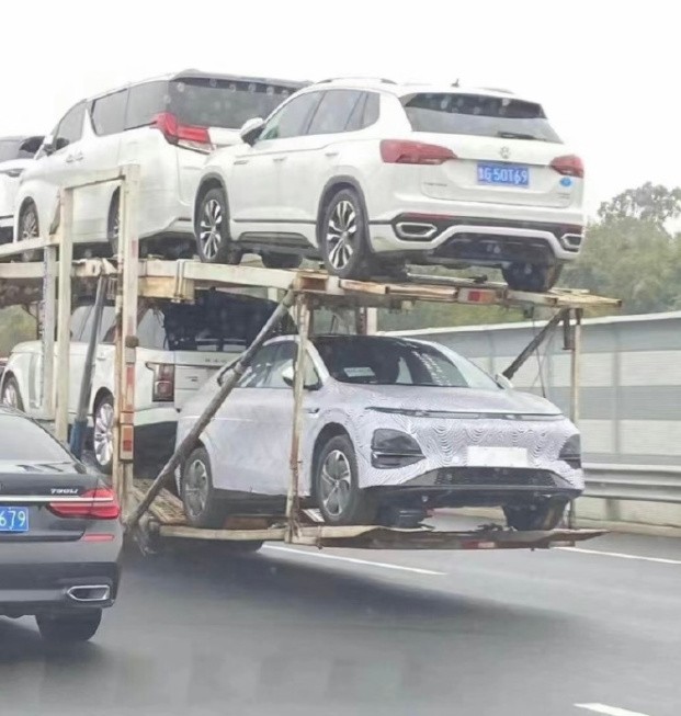 对标特斯拉，小鹏全新 SUV 小鹏 G7 谍照曝光_业界资讯-中关村在线