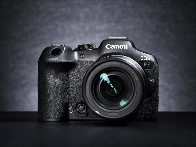 【手慢无】APS-C全画幅 佳能EOS R7单机身开启预约抢购 到手价8999元（全文）_佳能 EOS R7_数码影音报价-中关村在线