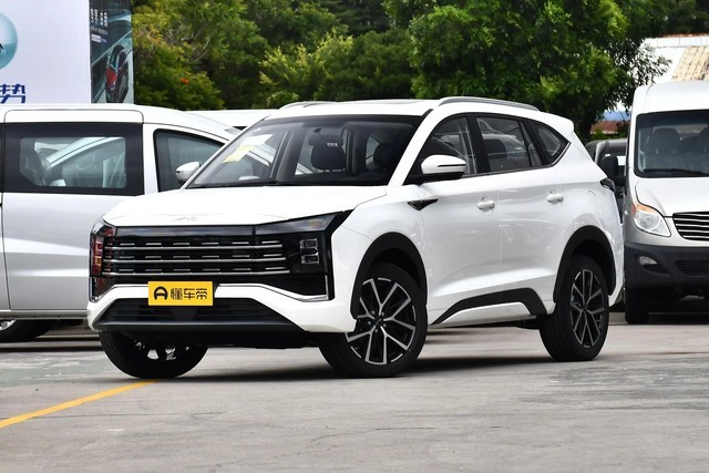 8.98万起！江淮新款SUV X8 PLUS上市：7座+1.5T发动机（全文）_江淮汽车 江淮X8 PLUS 2024款 1.5TGDI 手动智行版 6座_汽车科技新闻-中关村在线