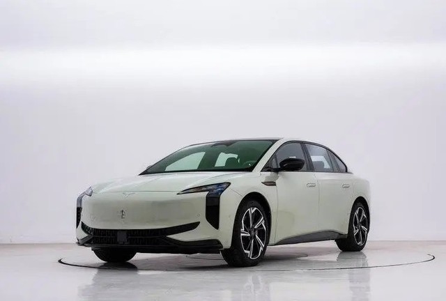 红旗EH7 3月20日上市：内饰奢华 动力强劲_红旗H7 2021款 2.0T 精英版_汽车科技新闻-中关村在线