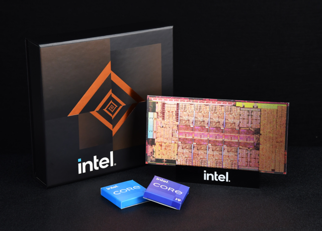 英特尔®酷睿™ i9-12900K处理器荣获2022年黑金奖_Intel 酷睿 i9 12900K_游戏硬件CPU-中关村在线
