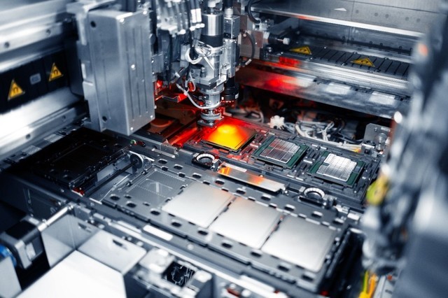 英特尔首推面向AI时代的系统级代工_Intel Xeon Platinum 9222_人工智能-中关村在线