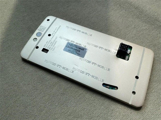 微软Lumia 960 XL工程机现身闲鱼（全文）_苹果 iPhone 11 Pro Max_笔记本新闻-中关村在线